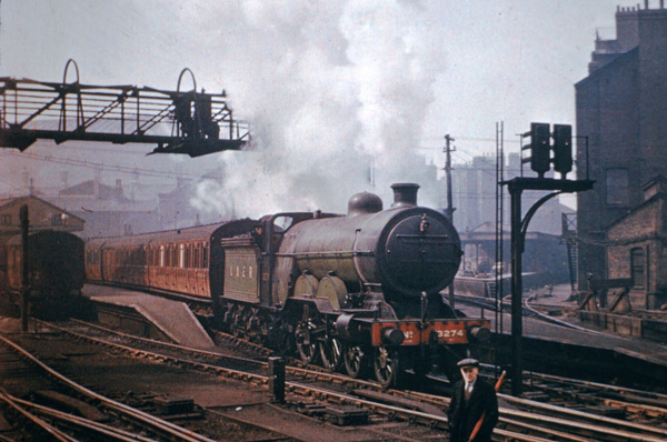 LNER teak coaches and livery - Steve Banks