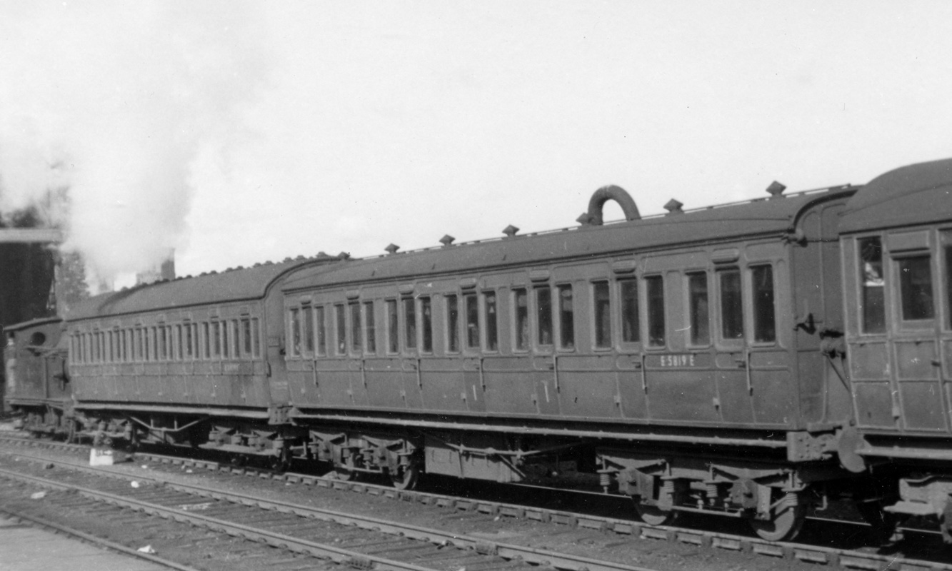 GCR carriages - London Suburban - Steve Banks
