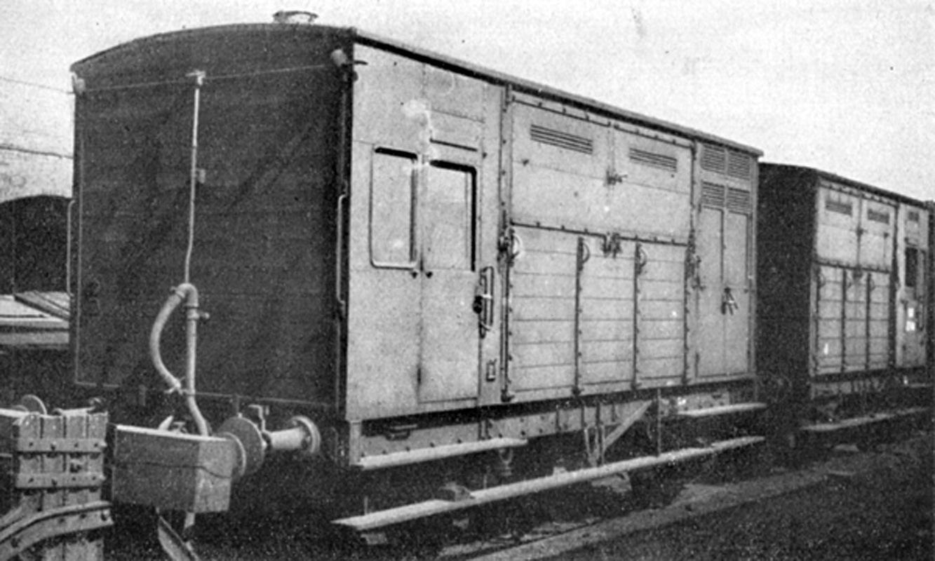 SR - LSWR horse boxes - Steve Banks