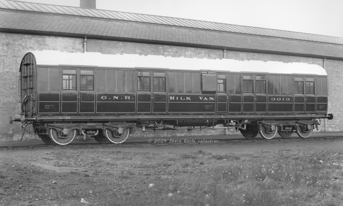 Ex-GNR bogie milk van - Steve Banks
